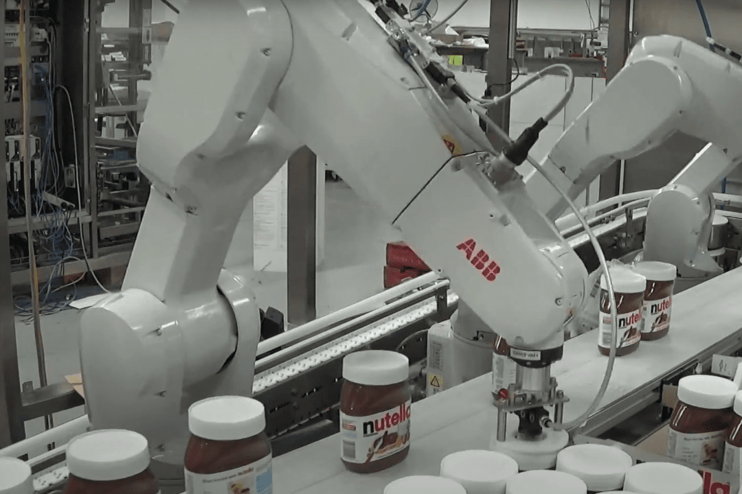 Robotic Picker & Tray Erector Loader – Jars of Hazelnut Spread - Propac